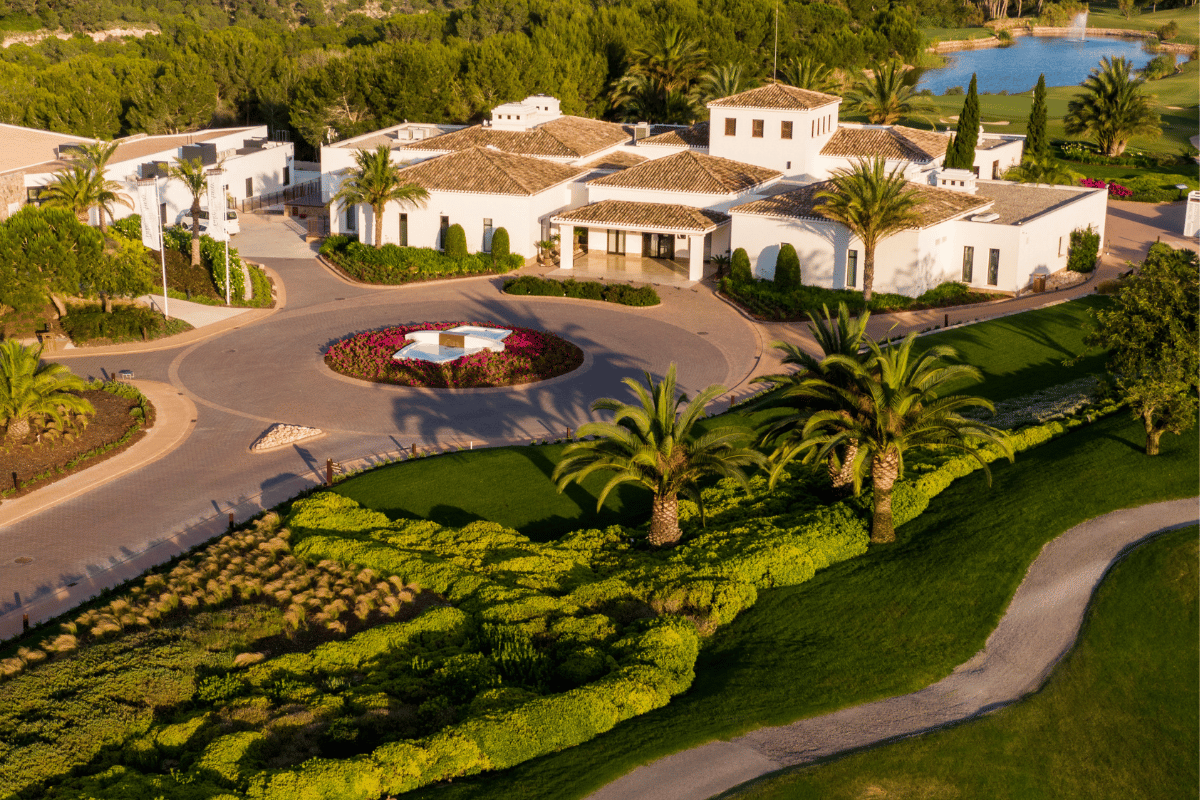 Las Colinas Golf & Country Club